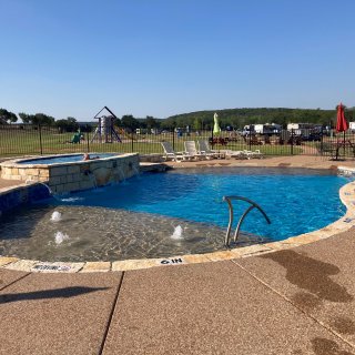 Dinosaur Valley RV Park - Glen Rose, Texas - RV LIFE Campground Reviews